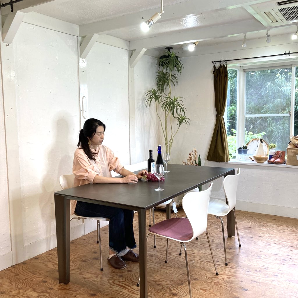 カッシーナIXC デサルト / DESALTO社のスキン / SKINテーブルを名古屋市守山区に出張買取しました。 | Re-style ...